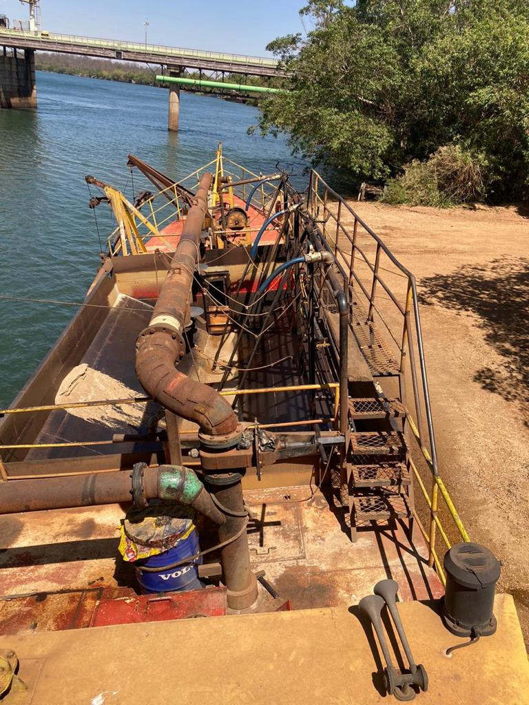 Barco de 55 metros cúbicos auto navegável – nacionalequipamentoss
